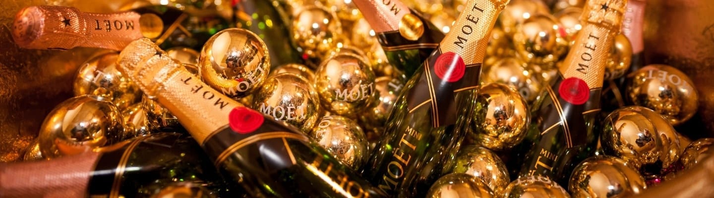 The Best Wines to Drink at Christmas - Winerist Magazine : Winerist ...
